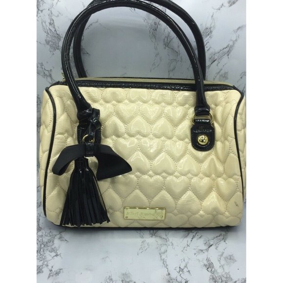 Betsey Johnson | Bags | Betsey Johnson Ivory Pvc Quilted Heart Purse ...